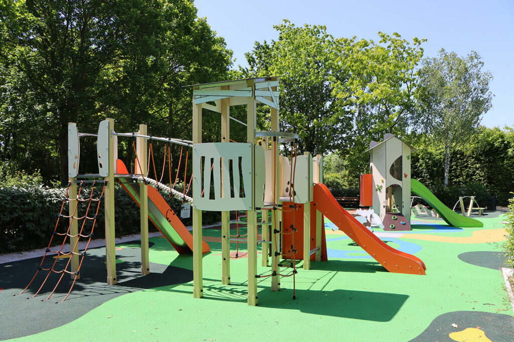 De nouvelles aires de jeux dans les parcs - Ville de Montfermeil