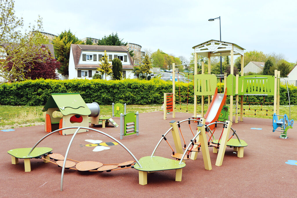 De nouvelles aires de jeux dans les parcs - Ville de Montfermeil